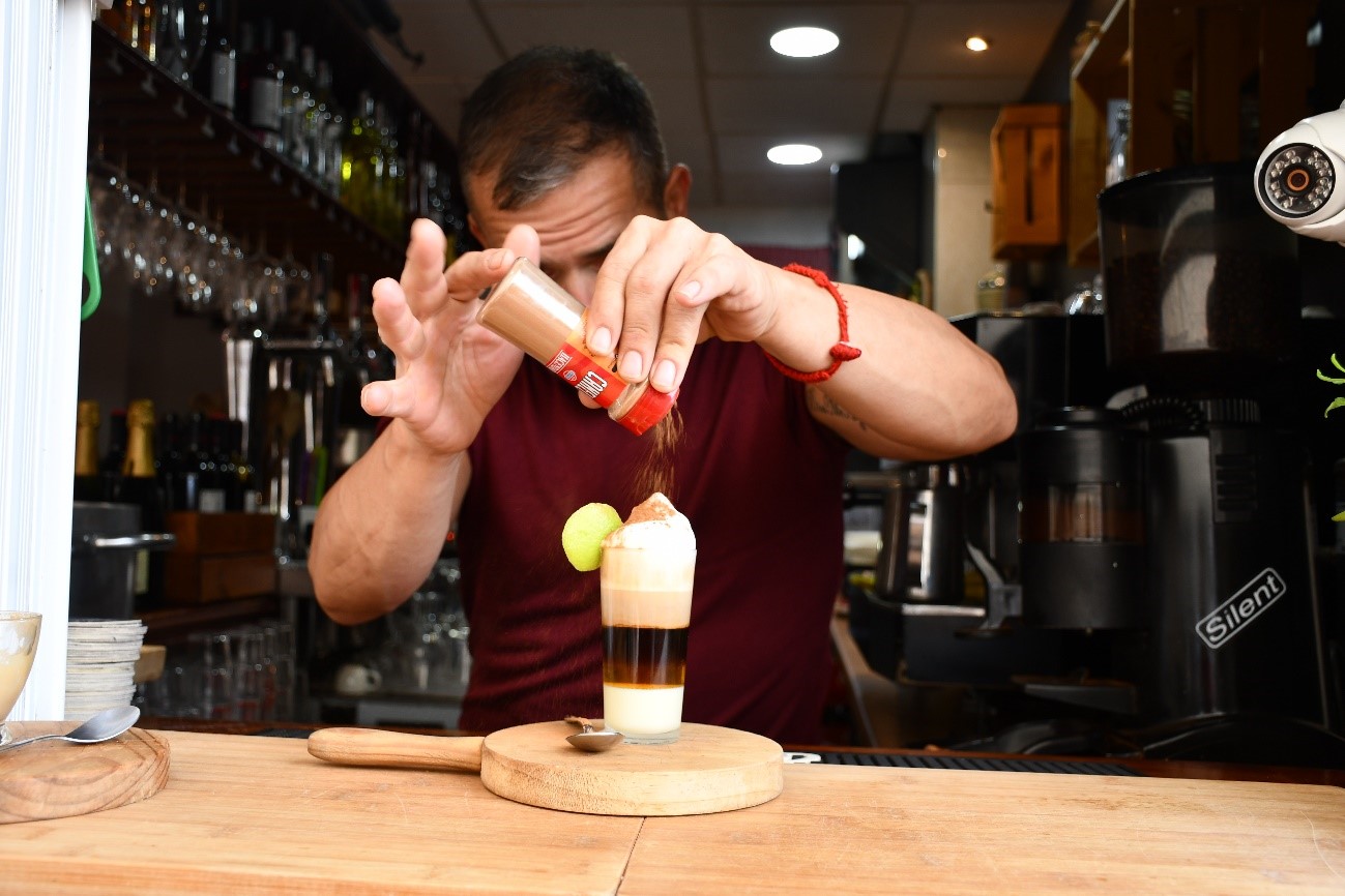 How to prepare a Barraquito coffee, Tenerife’s star drink – Tenerife ...